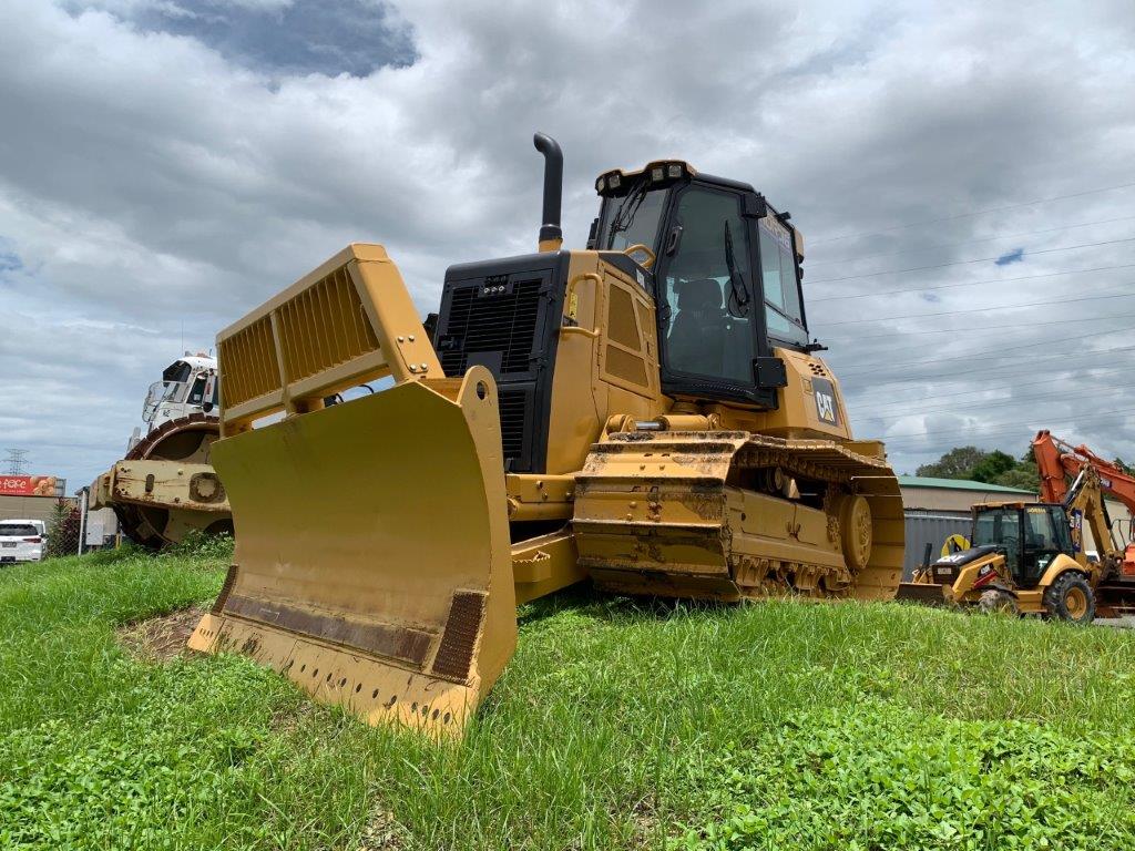 Swamp dozer takes on the wet in FNQ | iQ Industry Queensland