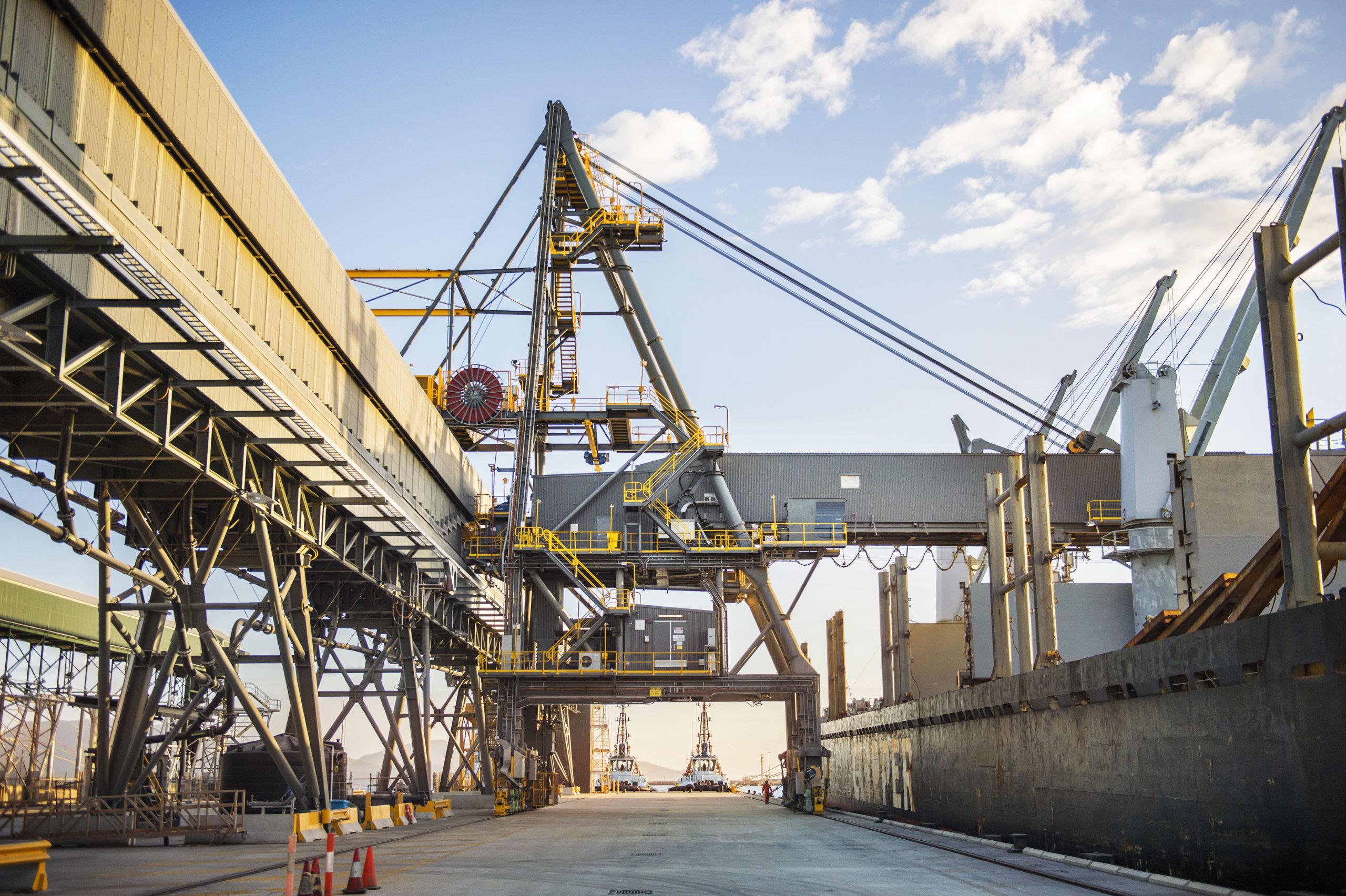 Mining helps deliver pandemic-era port profit | iQ Industry Queensland