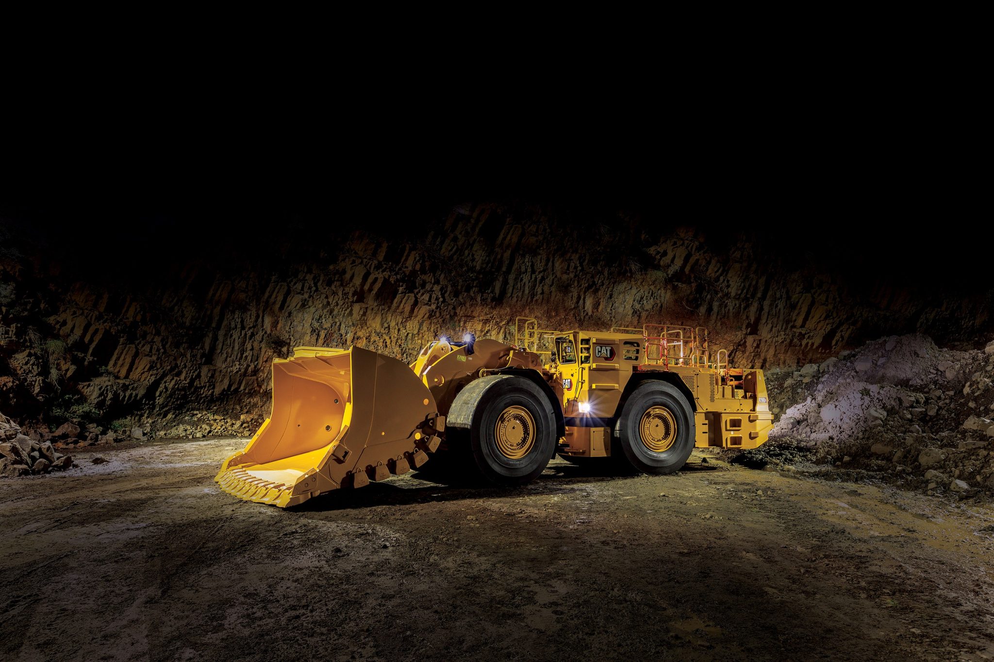 Cat releases new diesel electric LHD loader | iQ Industry Queensland