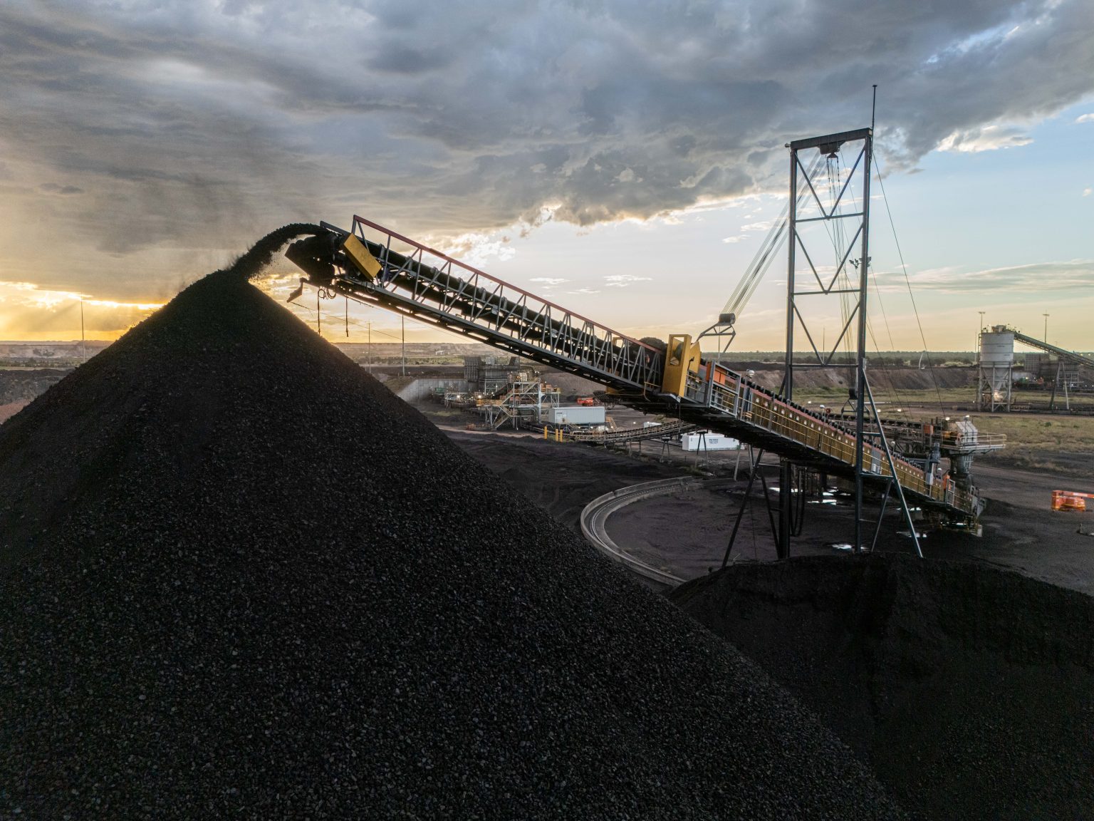 MacKellar Group scores $2bn mine services contract | iQ Industry Queensland